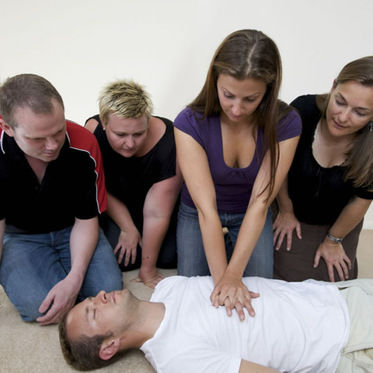 First Response Training On-Site Defibrillator and CPR Training